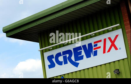 Screwfix stock. General view of a Screwfix store in Tamworth Stock ...