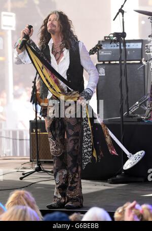 Steven Tyler on stage for NBC Today Show Concert with Steven Tyler ...
