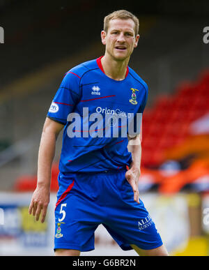 Inverness Caledonian Thistle's Gary Warren during the Ladbrokes ...