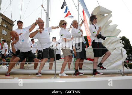 Clipper crew members aboard the yacht Mission Performance Stock Photo ...