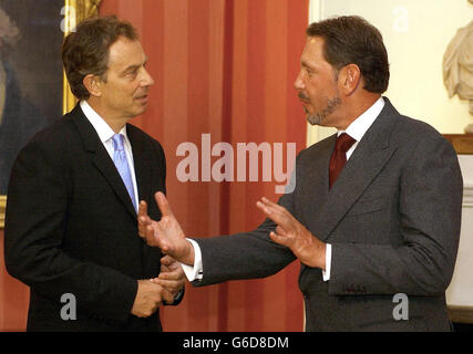 Tony Blair entertains Larry Ellison Stock Photo - Alamy