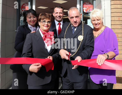 Santander store opening Stock Photo - Alamy