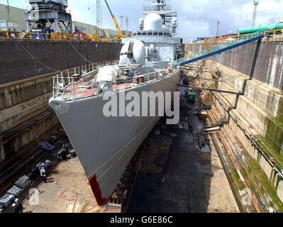 HMS Nottingham repairs Stock Photo - Alamy