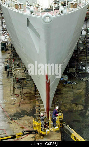 HMS Nottingham repairs Stock Photo - Alamy