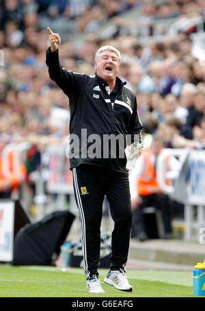 Steve Bruce, manager of Newcastle United during the Premier League ...
