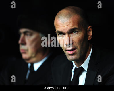Real Madrid's assistant coach Zinedine Zidane during the Champion's ...