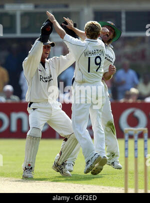 Gloucestershire's wicket-keeper Jack Russell (L) and Yorkshire batsman ...