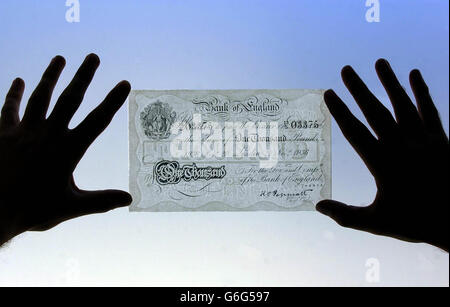 One Thousand Pound Note Stock Photo - Alamy