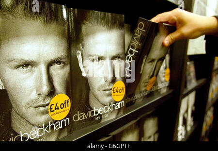 David and Victoria Beckham at Sir Alex ferguson's Testimonial Dinner ...