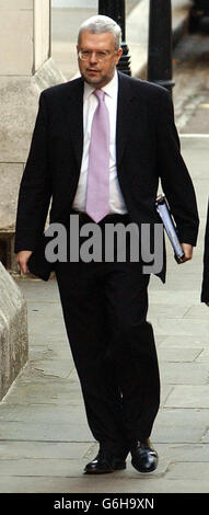 Hutton Inquiry - Gavyn Davies Stock Photo - Alamy