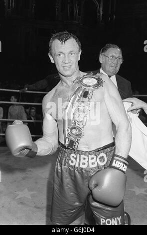 Tony Sibson celebrates after stopping Willie Classen in the 2nd round ...