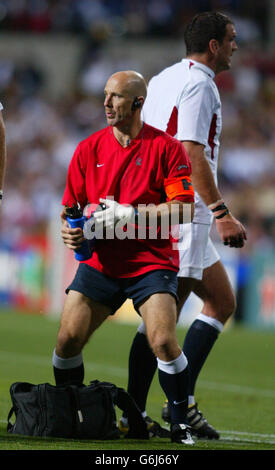Phil Pask England rugby team physio Stock Photo - Alamy