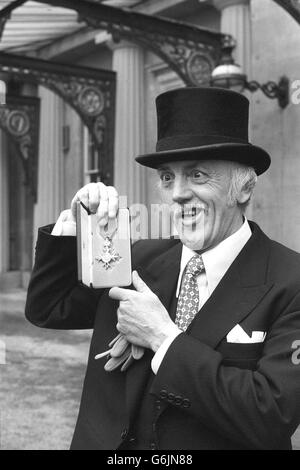 Welsh comedian Stan Stennett with Welsh actor Sion Probert (left Stock ...