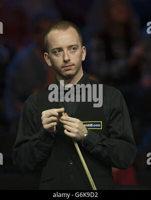 David Morris in action against Mitchell Travis during day eight of the ...