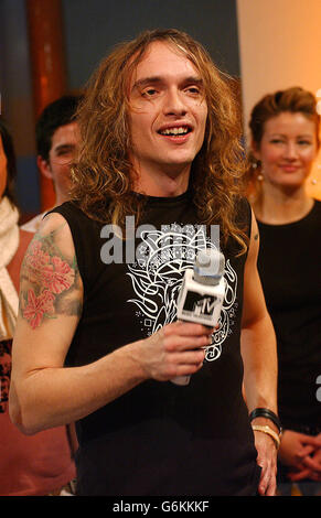 Singer Justin Hawkins from The Darkness during their guest appearance ...
