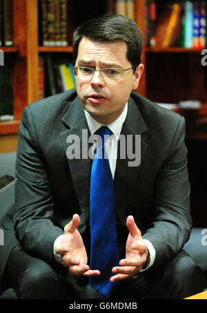 Security minister visits Birmingham mosque Stock Photo - Alamy