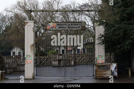 Entrance to Chessington World of adventures Stock Photo - Alamy