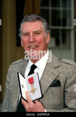 Rikki Fulton funeral Stock Photo - Alamy