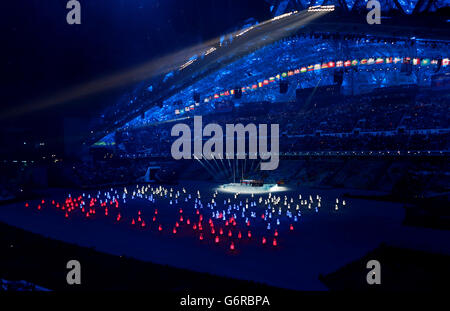Performers create the Russian flag during the 2014 Winter Olympics ...