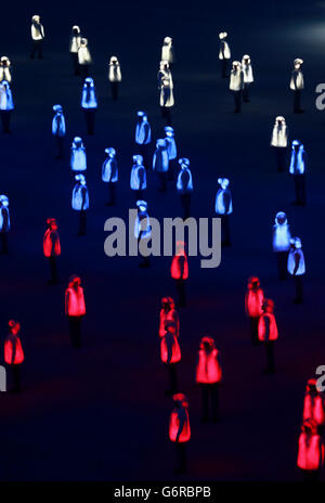 Performers create the Russian flag during the 2014 Winter Olympics ...