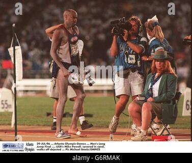 MIKE POWELL LONG JUMP FINAL TOKYO 30 August 1991 Stock Photo - Alamy