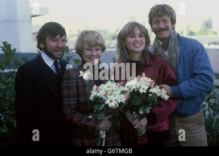 A FINE ROMANCE MICHAEL WILLIAMS, JUDI DENCH Stock Photo - Alamy