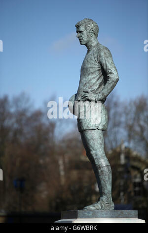 A general view of the statue of former Everton players Howard Kendall ...