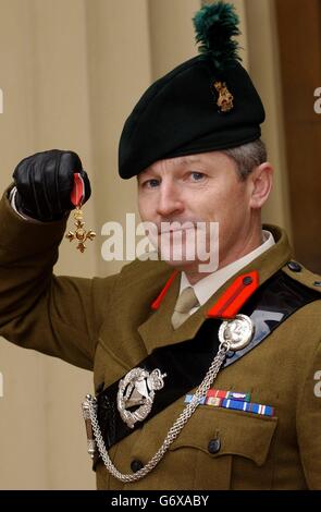 Colonel Tim Collins who commanded the 1st Battalion of the Royal Irish ...