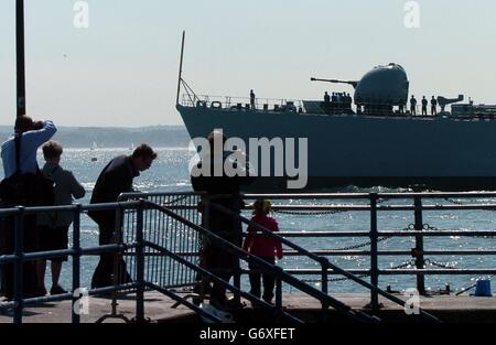 HMS Nottingham repairs Stock Photo: 107263941 - Alamy