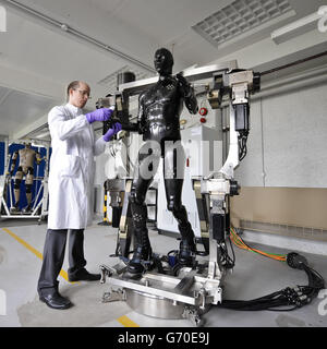 Jaime Cummins, of Dstl's Chemical and Biological Physical Protection ...