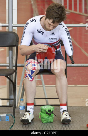 Great Britain's Jon-Allan Butterworth celebrates winning the Mixed C1-5 ...