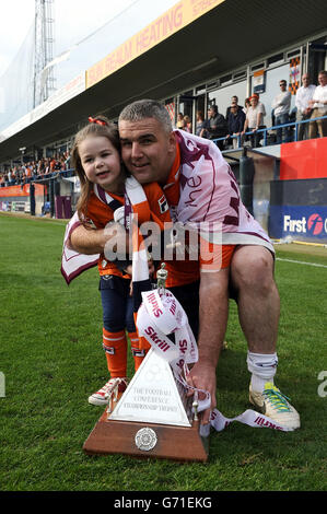 Steve McNulty, Luton Town Stock Photo - Alamy