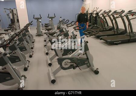 HMP Bronzefield Women's Prison Stock Photo - Alamy