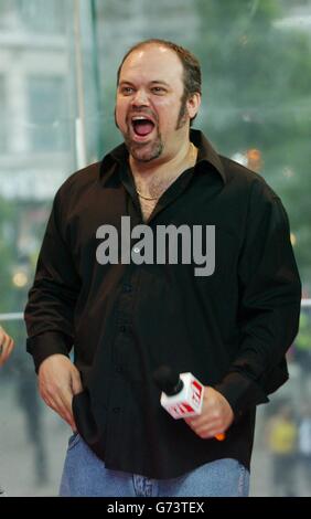 Actor Shaun Williamson during his guest appearance on MTV's TRL - Total ...