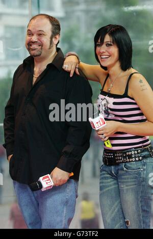Actor Shaun Williamson during his guest appearance on MTV's TRL - Total ...