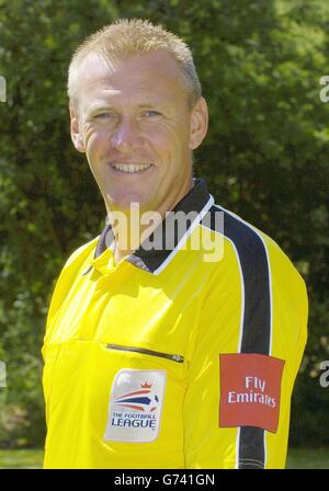 GRAHAM POLL PREMIERSHIP FOOTBALL REFEREE CITY OF MANCHESTER STADIUM ...