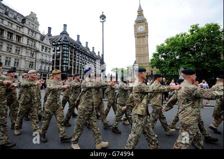 Members from the Hohne-based 7 Armoured Brigade, 'The Desert Rats' file ...