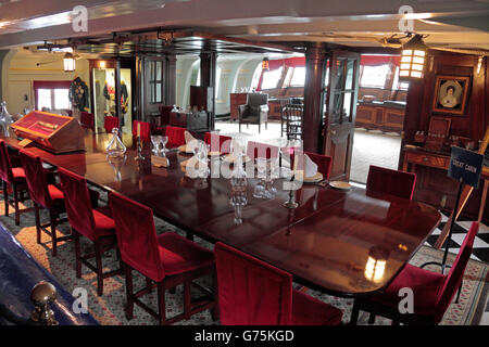 The Captain's dining area onboard the HMS Victory, Nelson's flagship in ...