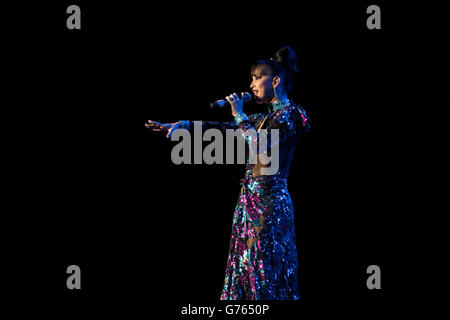 Singer in Tropicana Show Havana, Tropicana Show, Cuba Stock Photo - Alamy