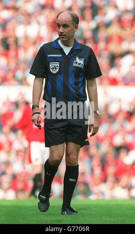 DAVID ELLERAY PREMIER LEAGUE REFEREE VILLA PARK BIRMINGHAM ENGLAND 30 ...
