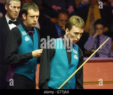 JAN VERHAAS SNOOKER REFEREE SNOOKER REFEREE THE CRUCIBLE SHEFFIELD ...