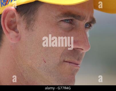 FOR NO COMMERCIAL USE : Australian batsman Justin Langer signs his ...