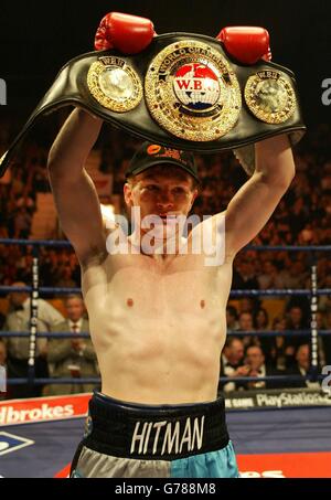 The WBU Light-Welterweight Champion of the World, Shea Neary (L ...