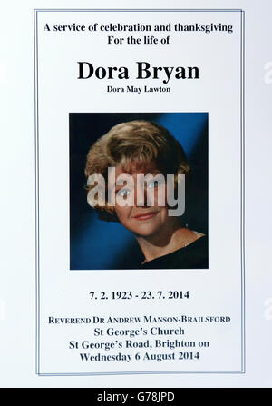 Dora Bryan funeral Stock Photo - Alamy
