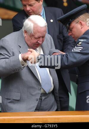 EDITORIAL USE ONLY Prime Minister Sir Keir Starmer (second left) meets ...