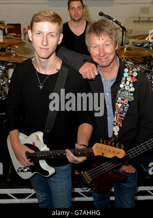 Status Quo band members (left-right) Francis Rossi, Freddie Edwards ...