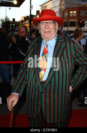 Jazz singer George Melly arrives at the Theatre Royal Drury Lane, for a ...