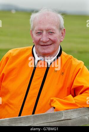 Arnhem veteran Leslie Lockett 83 from Stoke on Trent at parachute ...