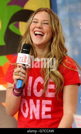 Teenage soul singer Joss Stone during her guest appearance on MTV's TRL ...