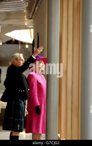 Her Majesty the Queen is shown around the new Scottish Parliament ...